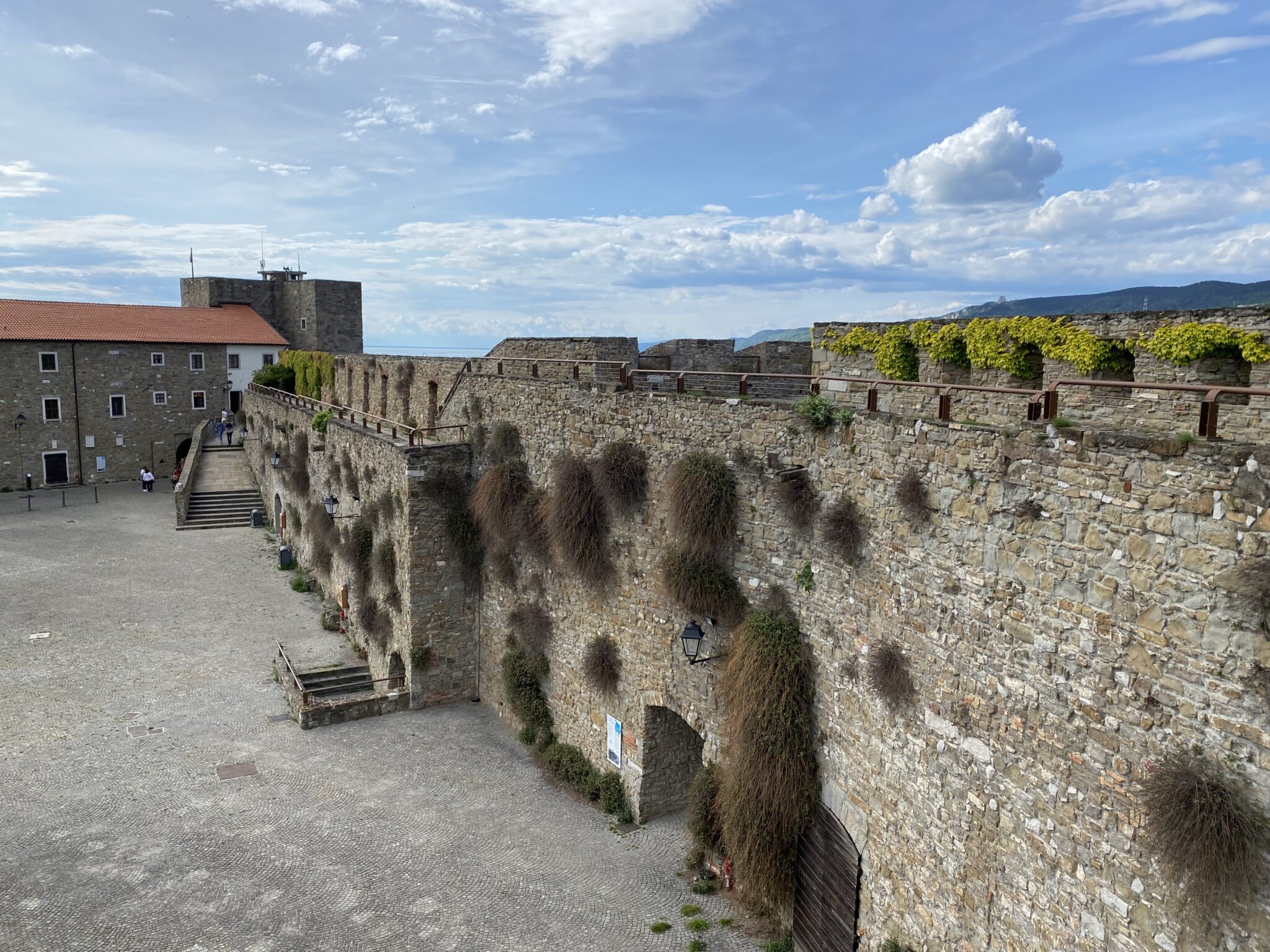 Ideja za izlet – Grad svetega Justa (Castello di San Giusto) v Trstu ...